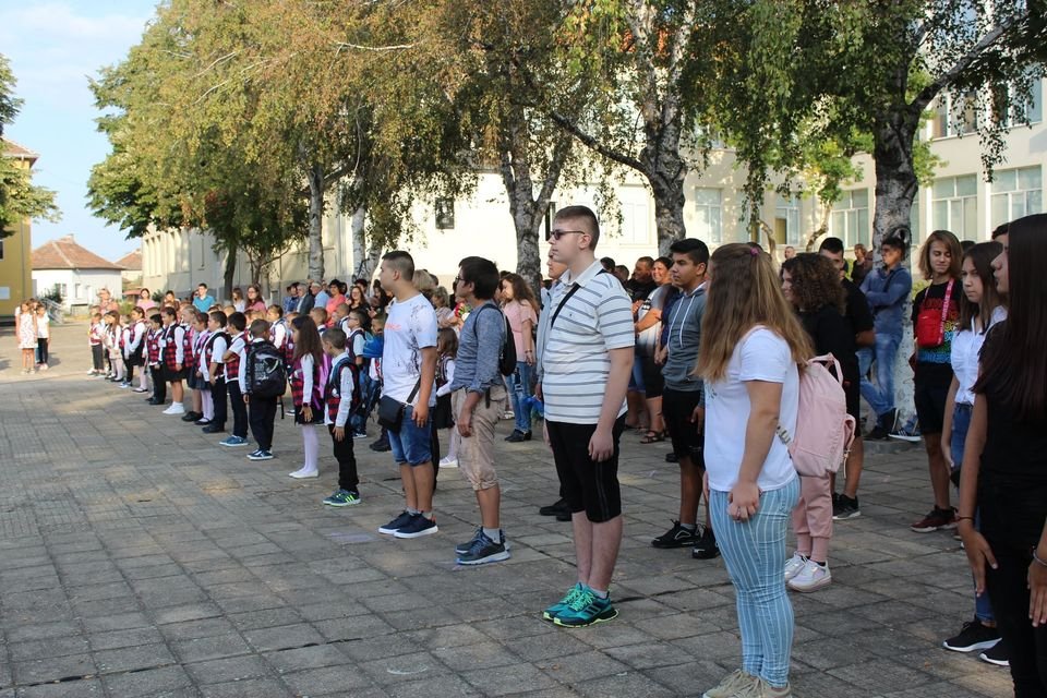 Над 170 първокласници прекрачиха прага на училищата в община Козлодуй